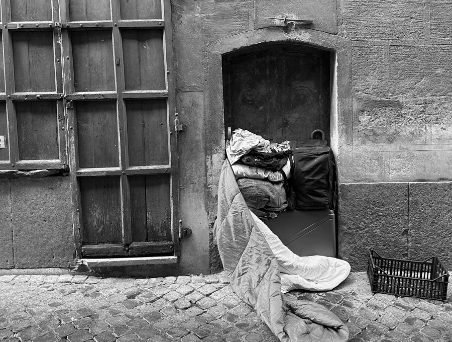 Houselessness in Rome